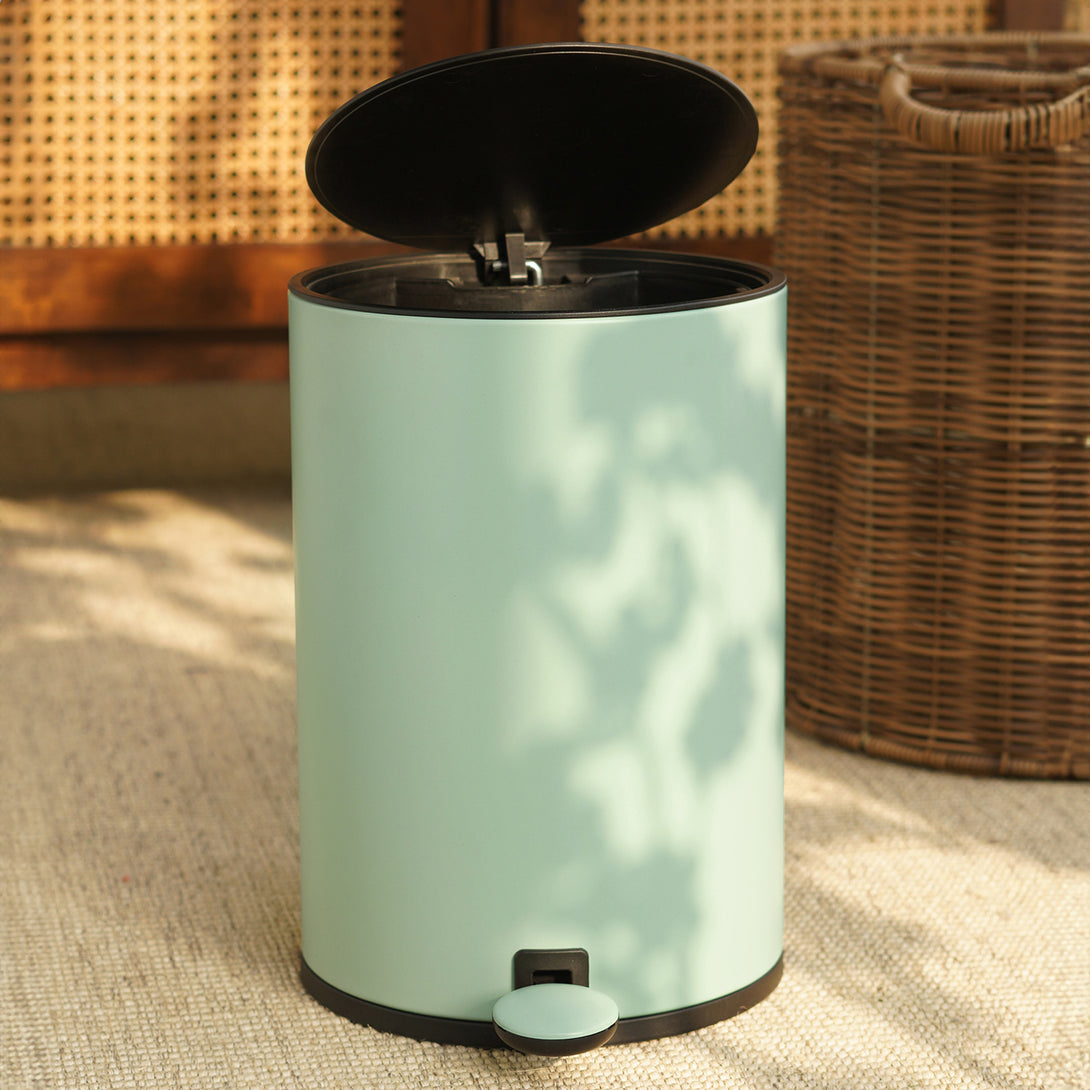 Shop Green Iron Pedal Round Dustbin with Black Lid - Small - at Best ...